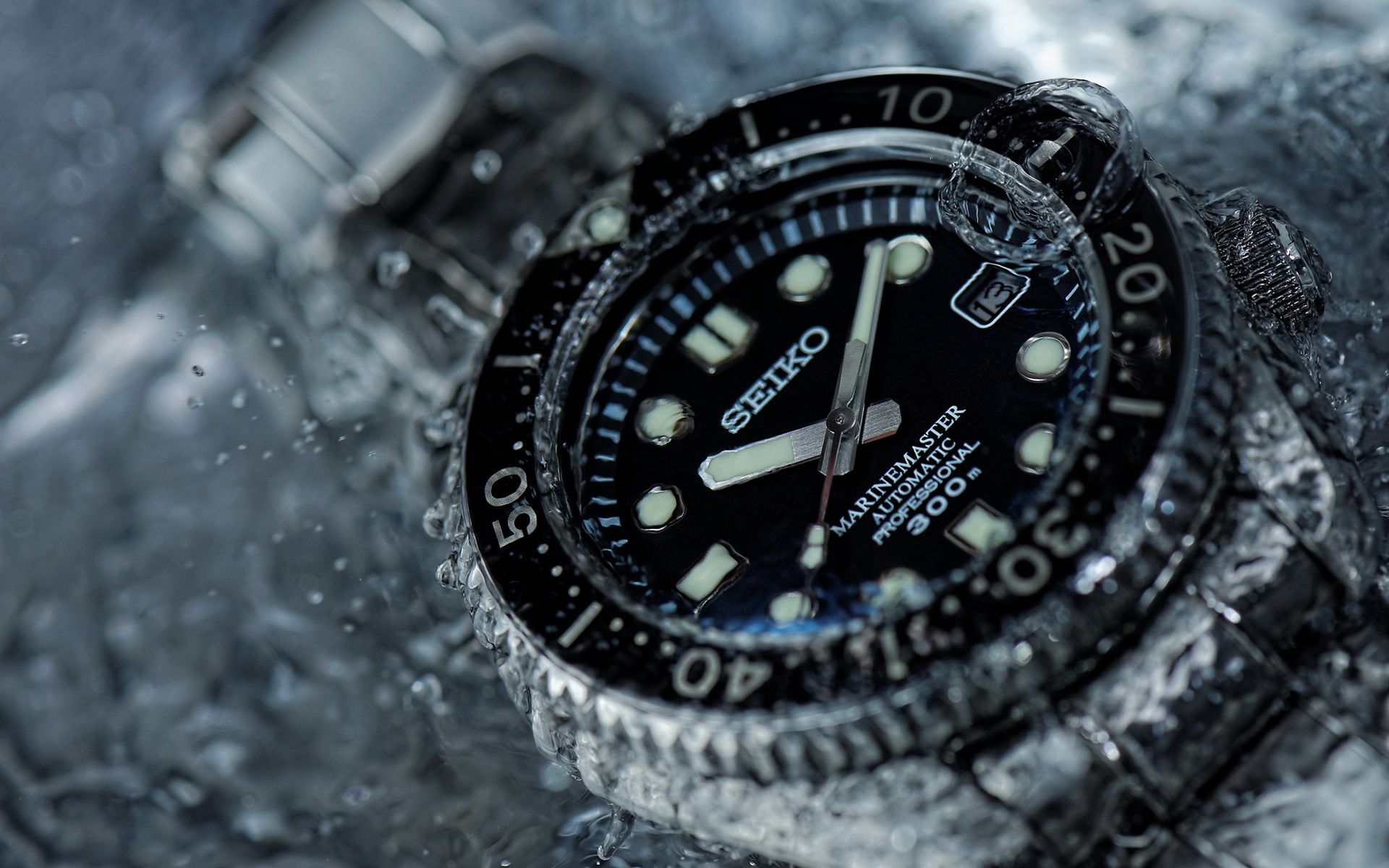 Are Watches Waterproof? - watchipidia